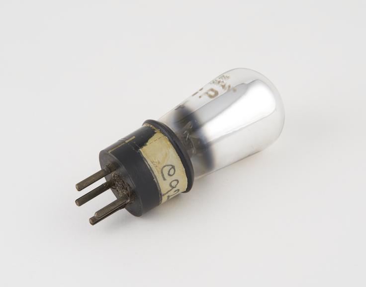 McVitie Weston valve collection, Ediswan valve, type GP4 | Science Museum Group Collection