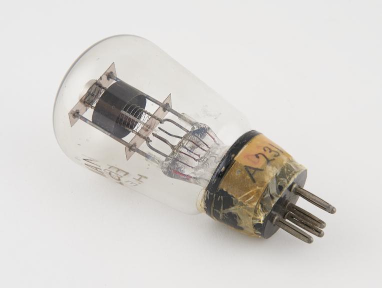 McVitie Weston valve collection, Ediswan valve, type H.E./A.C.1 ...