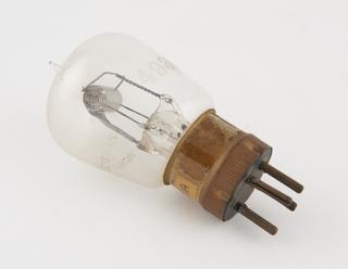 McVitie Weston valve collection, Royal Ediswan valve, type R | Science ...