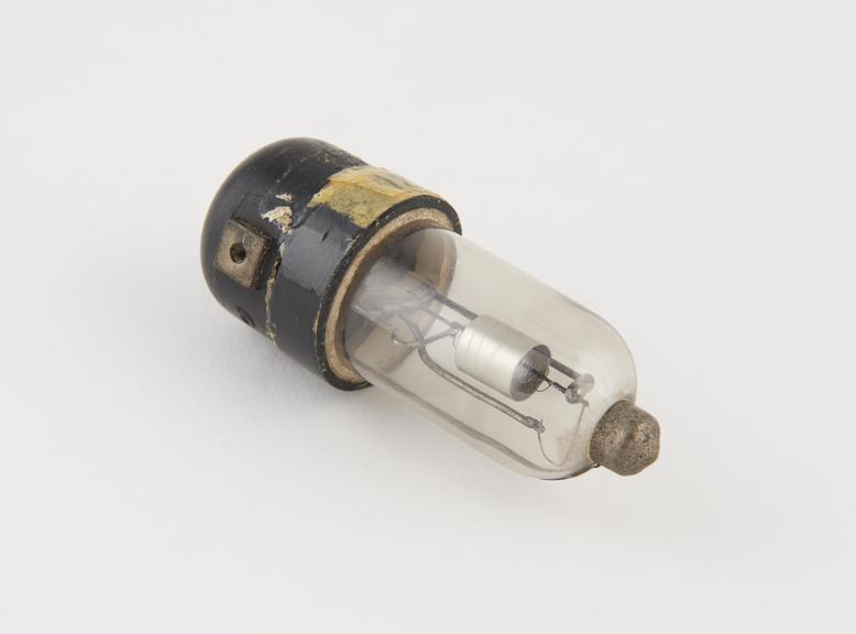 McVitie Weston valve collection, Cossor valve, type R.7X | Science ...