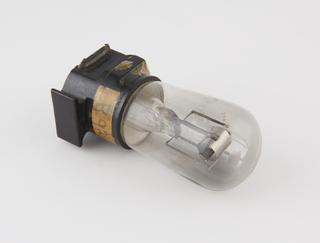 McVitie Weston valve collection, Ediswan valve, type N.R.13 | Science ...