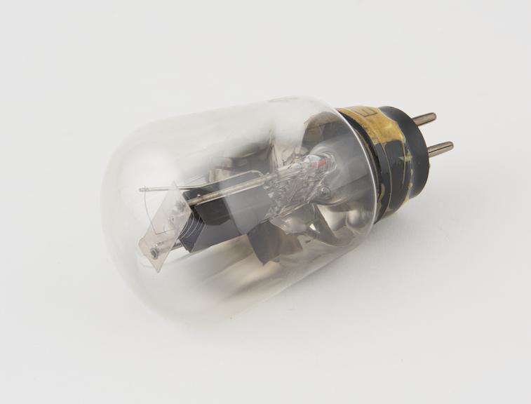 McVitie Weston valve collection, Ediswan valve, type V.T.94 | Science ...