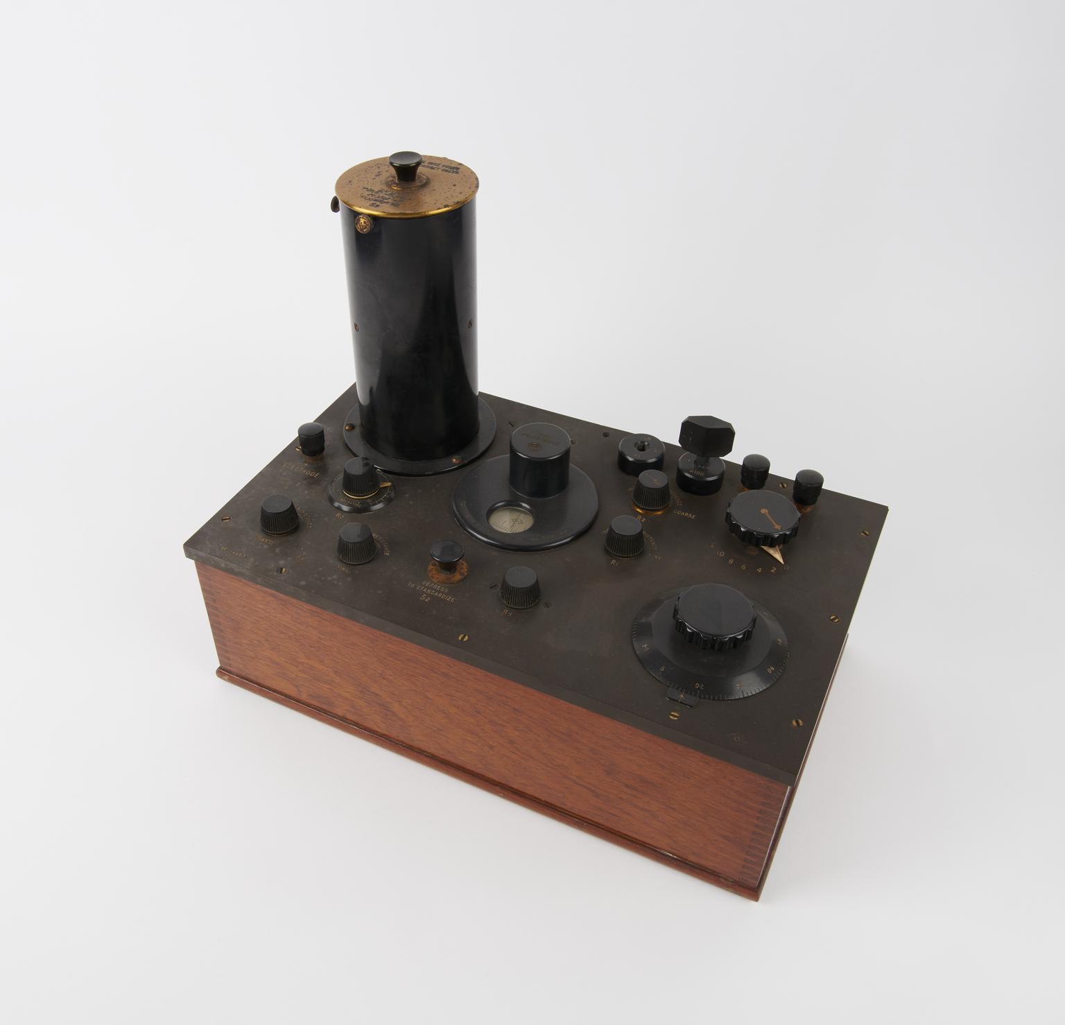 Cambridge Instrument Co. Ltd. pH meter | Science Museum Group Collection