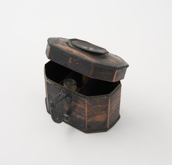 Instantaneous Light Box of Sheffield plate. | Science Museum Group ...