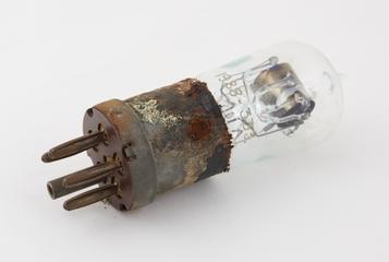 One three grid valve No. 64 | Science Museum Group Collection