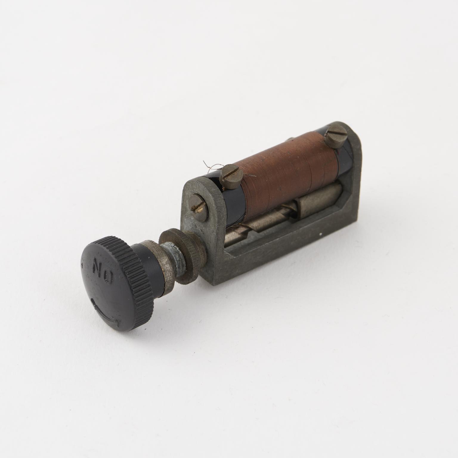 Cylindrical wire wound variable resistor | Science Museum Group Collection