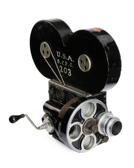 Bell and Howell 2709 Model B 35mm cine camera | Science Museum Group ...
