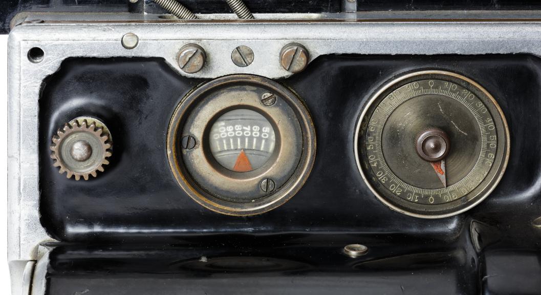 Bell and Howell 2709 Model B 35mm cine camera | Science Museum Group ...