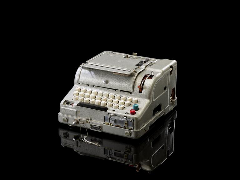 'Fialka' Cipher machine (10 rotor) with Cyrillic (Russian) characters ...