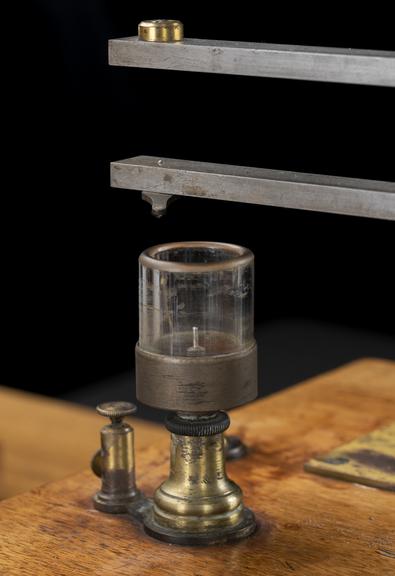 Helmholtz's complete apparatus for the synthesis of sound | Science ...