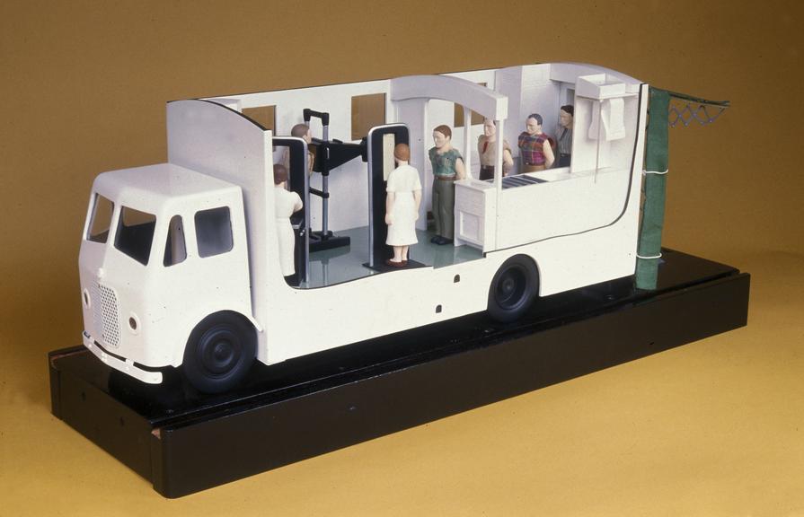 Model of a mobile mass miniature x-ray unit | Science Museum Group ...