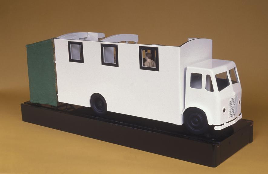 Model of a mobile mass miniature x-ray unit | Science Museum Group ...