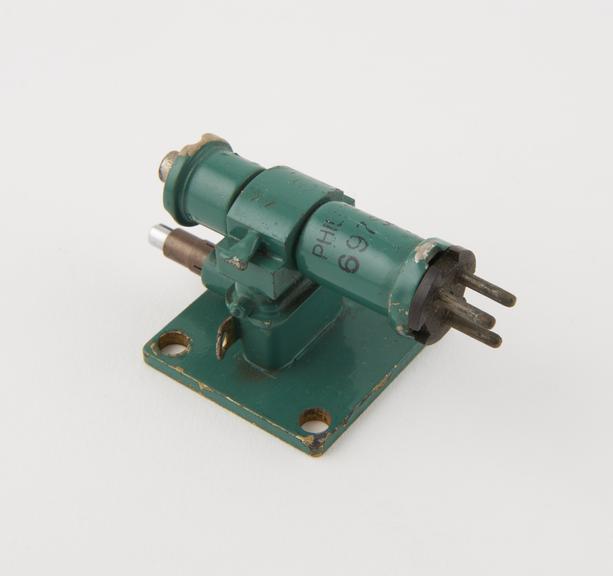 Philips type KS9-30 X band reflex klystron (VTK) | Science Museum Group ...