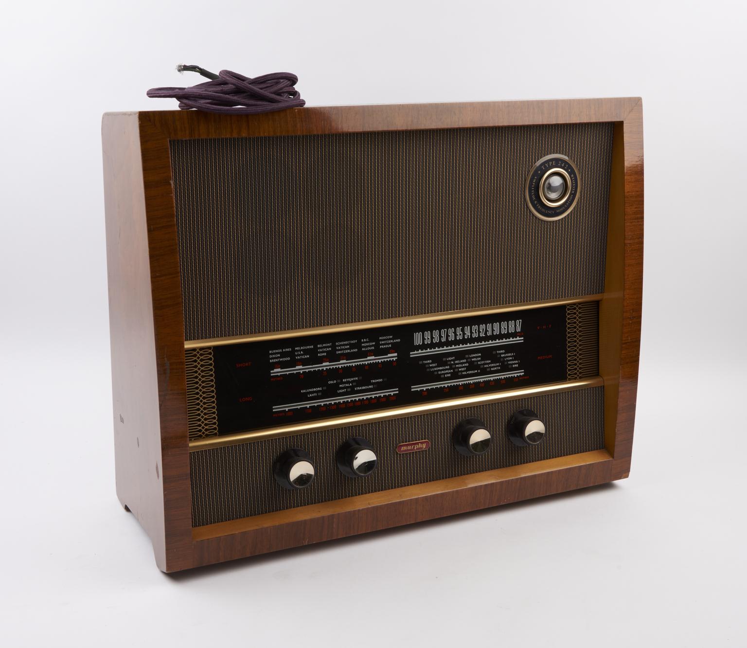 Murphy A242 radio | Science Museum Group Collection