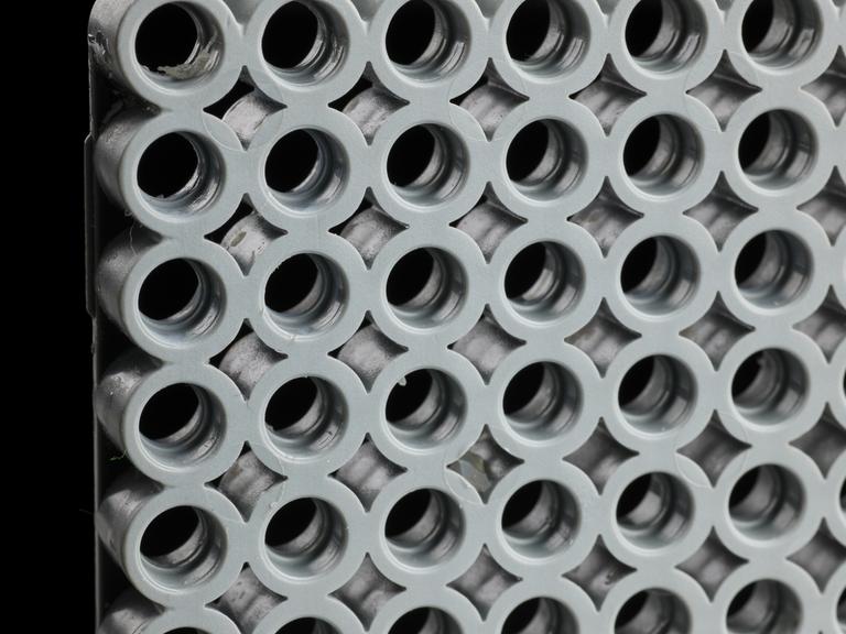 Isolation chip or iChip | Science Museum Group Collection