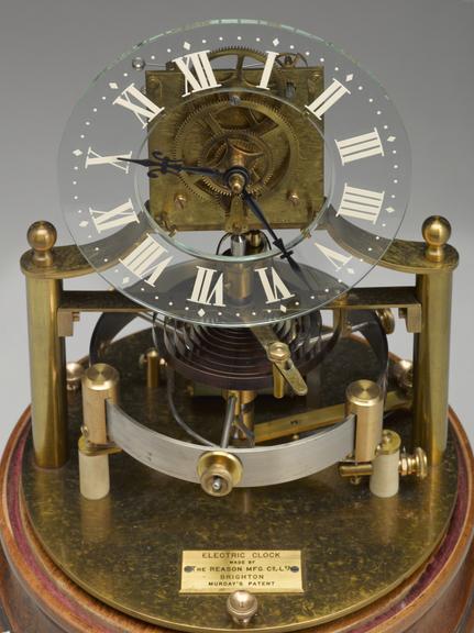 Electric clock with Hipp toggle switch and directly impulsed horizontal ...