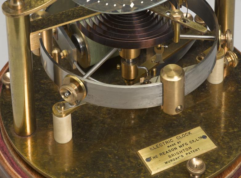 Electric clock with Hipp toggle switch and directly impulsed horizontal ...