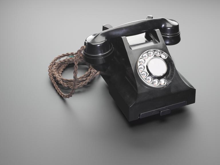 Post Office 332 telephone, 1938 | Science Museum Group Collection