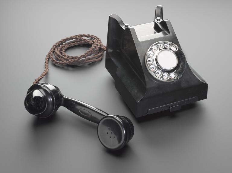 Post Office 332 telephone, 1938 | Science Museum Group Collection