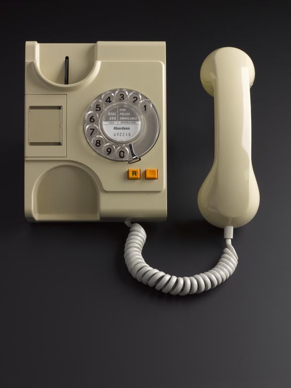 BT Ambassador 8100R telephone, 1981 | Science Museum Group Collection