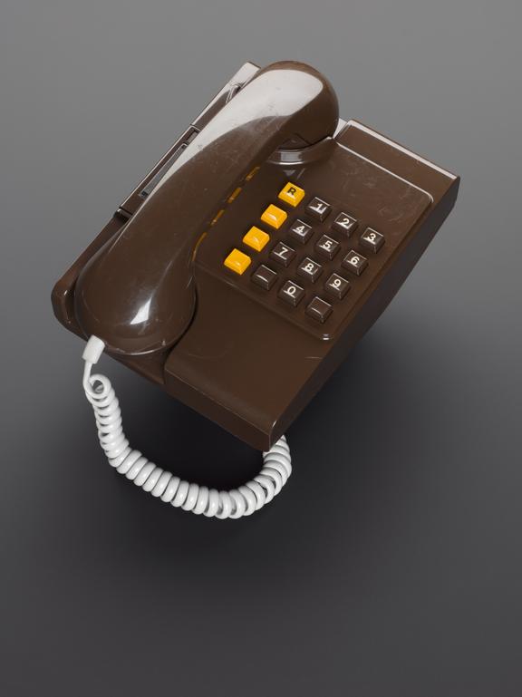 Ambassador 8204R telephone, 1980-1989 | Science Museum Group Collection