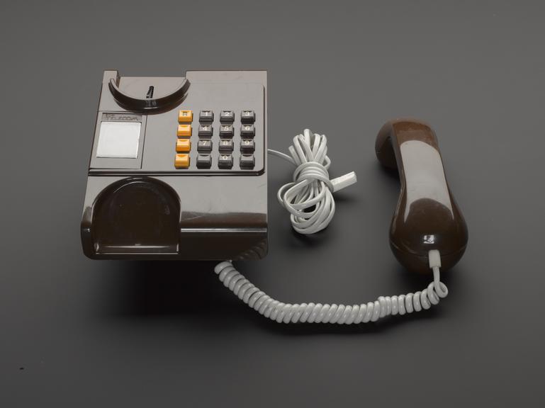 Ambassador 8204R telephone, 1980-1989 | Science Museum Group Collection