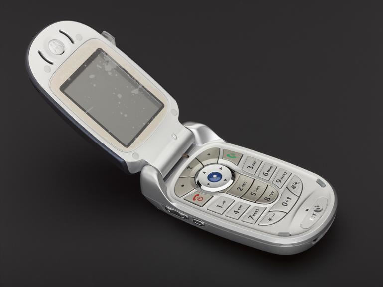 Motorola V560 mobile telephone handset, 2006 | Science Museum Group ...