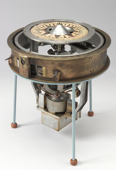 The original Gyroscopic compass | Science Museum Group Collection