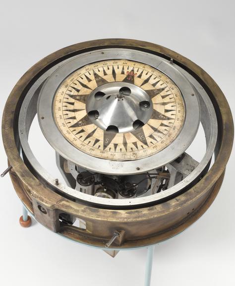 The original Gyroscopic compass | Science Museum Group Collection