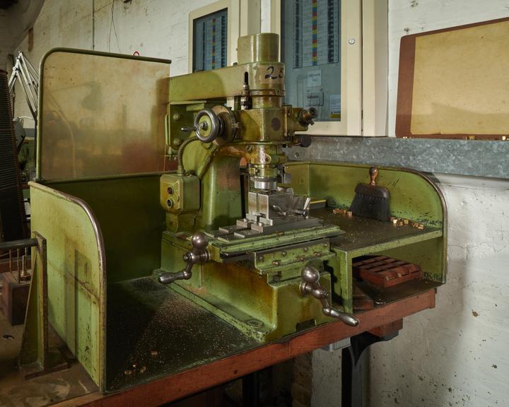 Monotype 0.4-Inch Vertical Depth Milling Machine | Science Museum Group ...