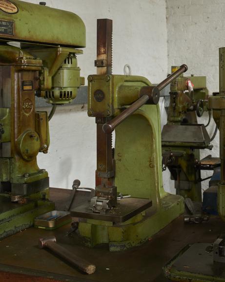 Bench-Type Arbor Press used by Monotype Corporation | Science Museum ...