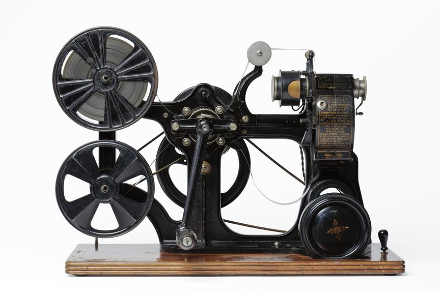 Pathé Kok 28mm projector | Science Museum Group Collection