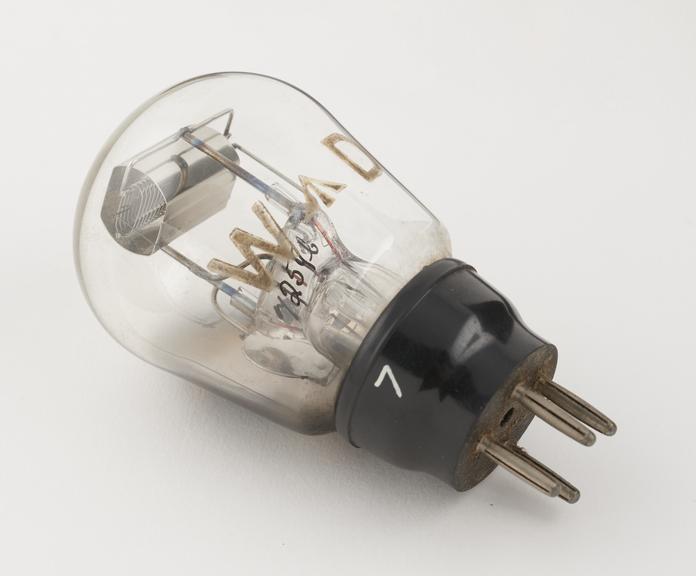 Edison Swan thermionic triode valve | Science Museum Group Collection