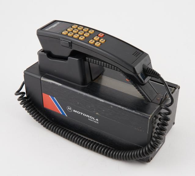 Motorola 4800 Analogue Mobile | Science Museum Group Collection