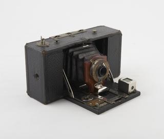 Folding Brownie Camera | Science Museum Group Collection
