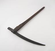 Single-bladed pick, IV-14 | Science Museum Group Collection