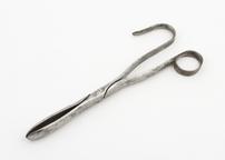 Straight lithotomy forceps with scoop-shaped blades and cross-action ...