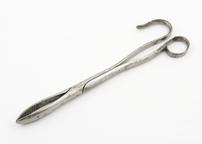 Straight lithotomy forceps with bilateral scoop blades and cross-action ...