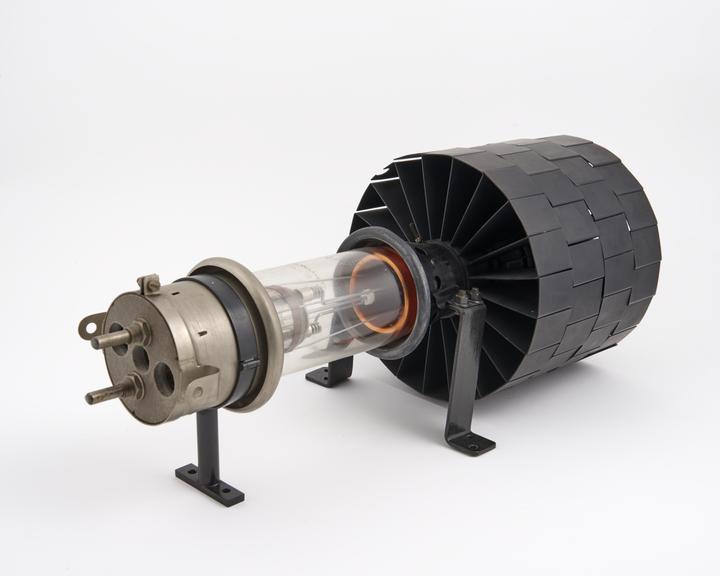 Radio valve - AC/T9, air coolded transmitting | Science Museum Group ...