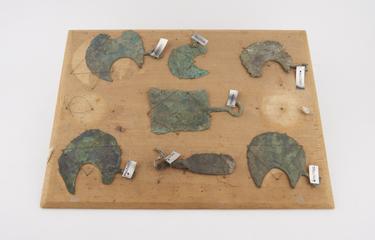 Bronze razor, Roman, 199-500 CE | Science Museum Group Collection