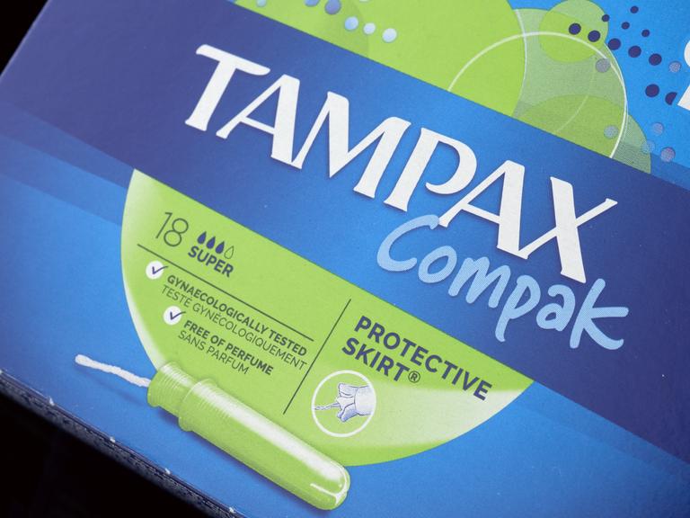 One packet of Tampax Compak, super absorbant | Science Museum Group ...