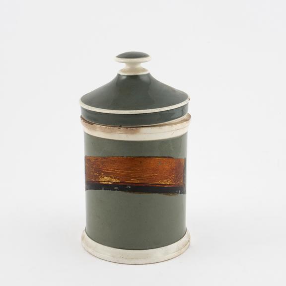 Green and white earthenware drug jar | Science Museum Group Collection