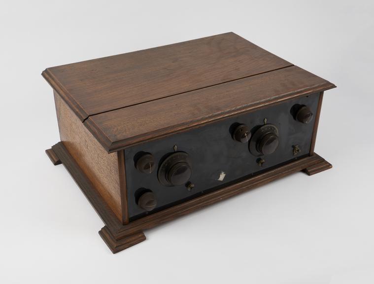 Scott-Taggart S.T.400 broadcast receiver (1932) | Science Museum Group ...