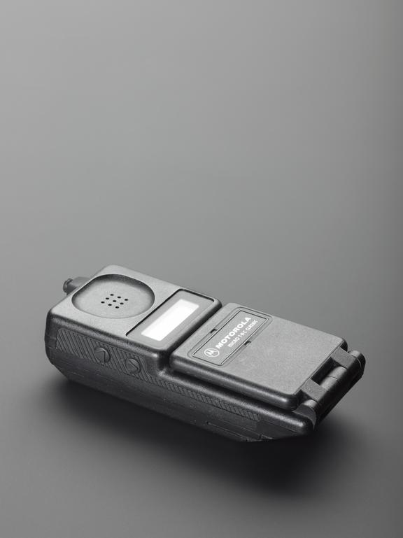 Motorola 'MicroTAC Classic' mobile telephone, 1991-2000 | Science ...
