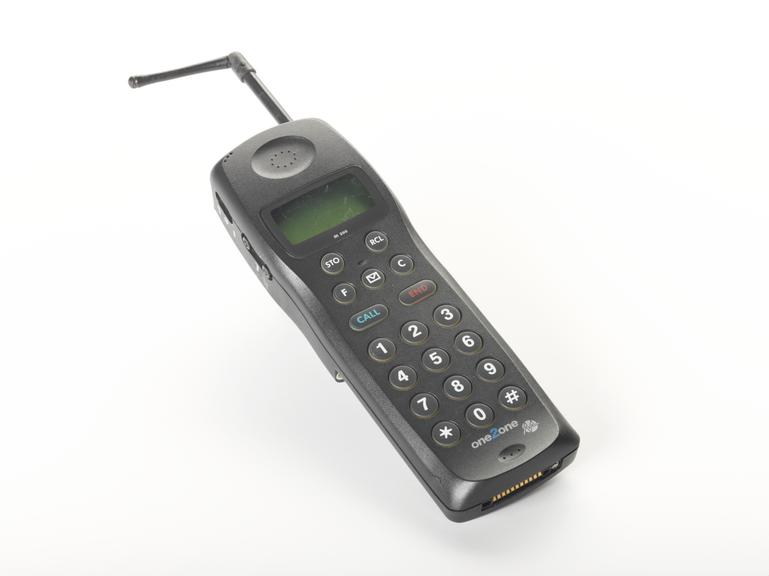Siemens M200 mobile telephone, 1993-2000 | Science Museum Group Collection