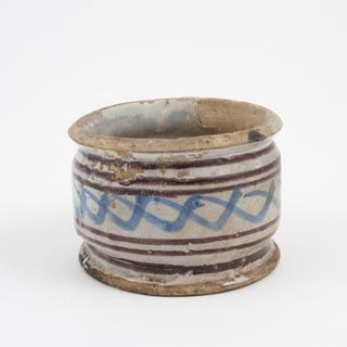 Dispensing pot | Science Museum Group Collection