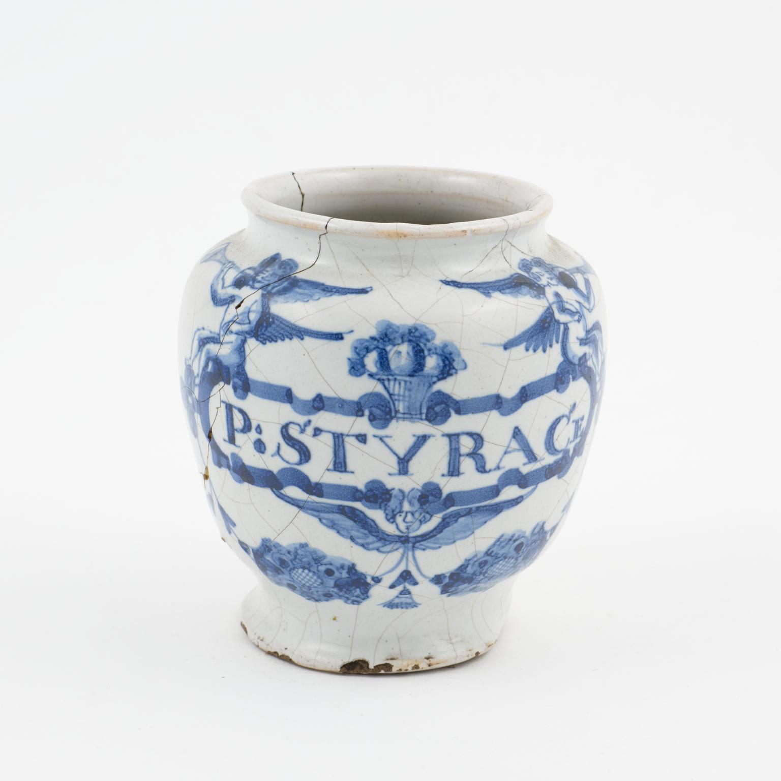 Small tin glazed earthenware drug jar | Science Museum Group Collection