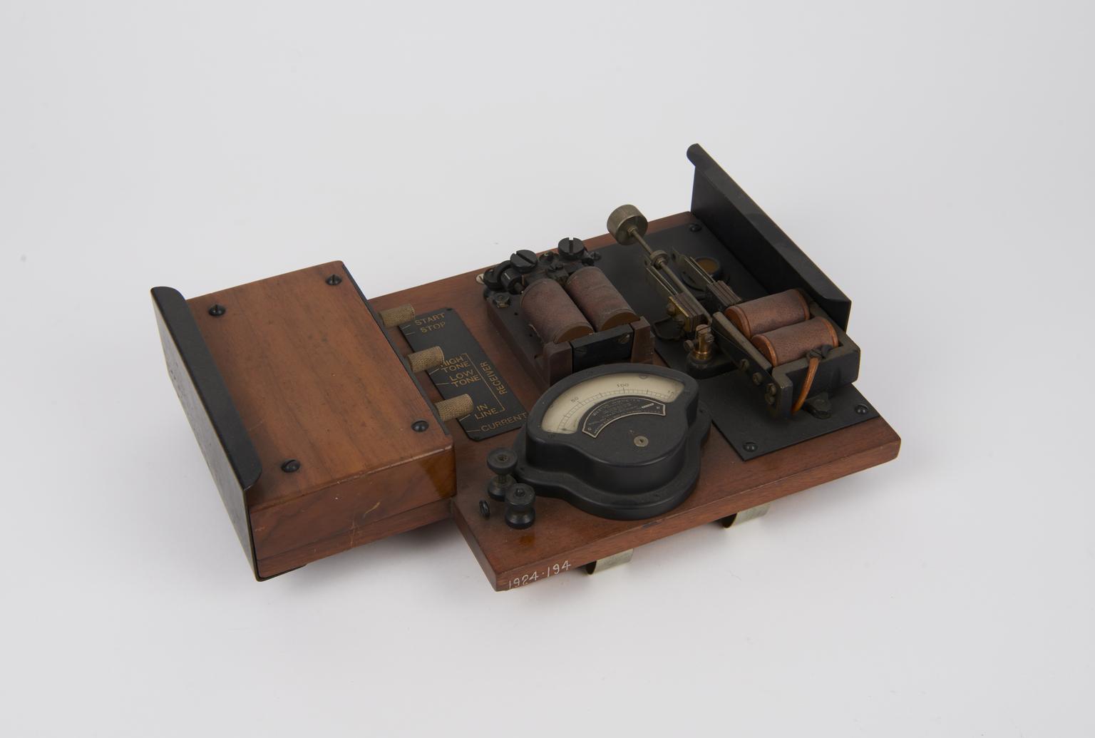 Western electric screening set | Science Museum Group Collection