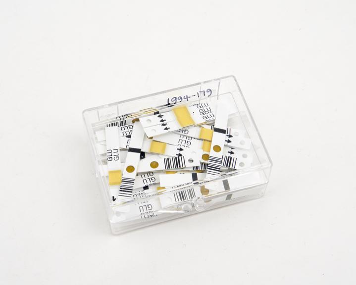 Accutrend GC automatic blood analyzer for the measurement of blood ...