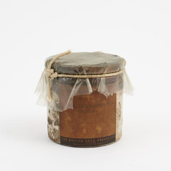 Stoneware ointment jar used for chrysarobin compound ointment | Science ...